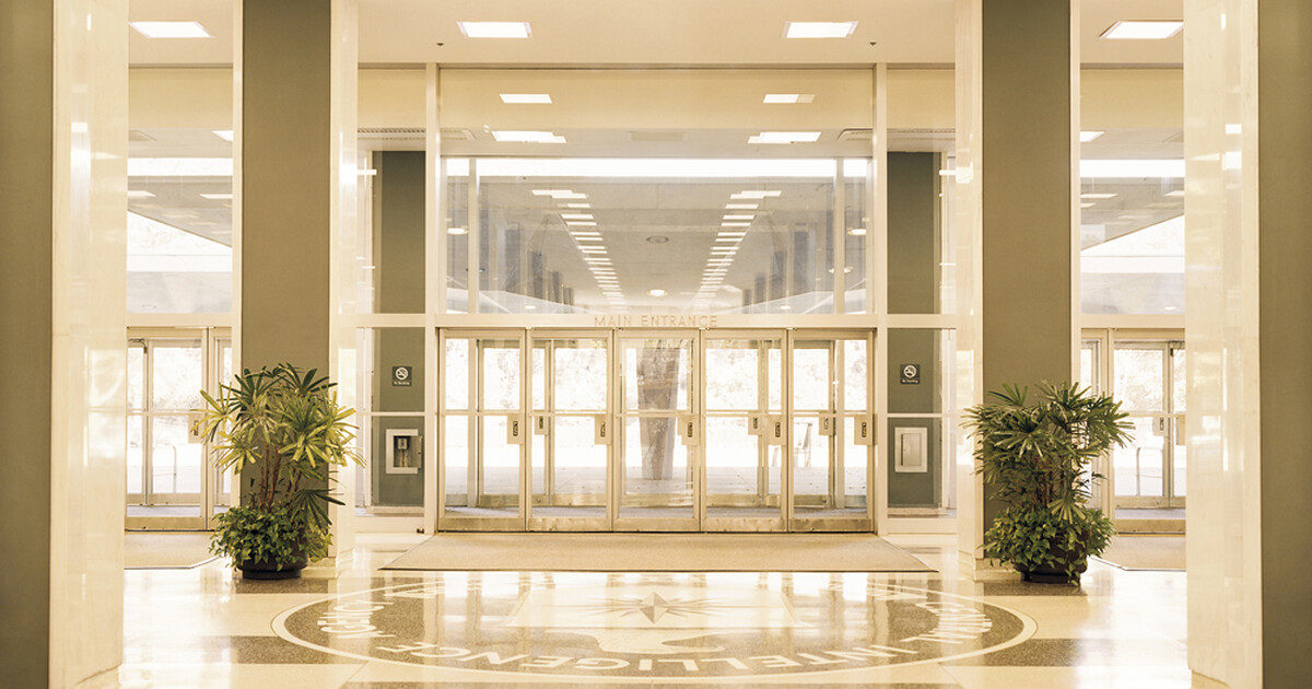 The Central Intelligence Agency Main Entrance Hall, CIA Original ...