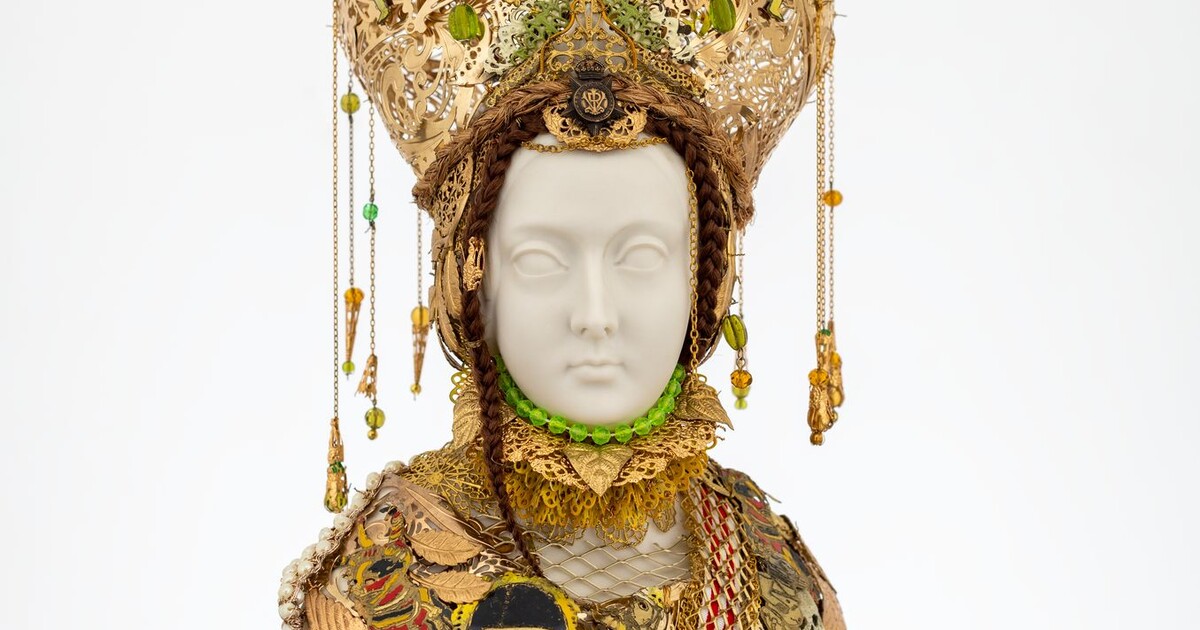 Hew Locke, Souvenir 11 (Queen Victoria), 2023