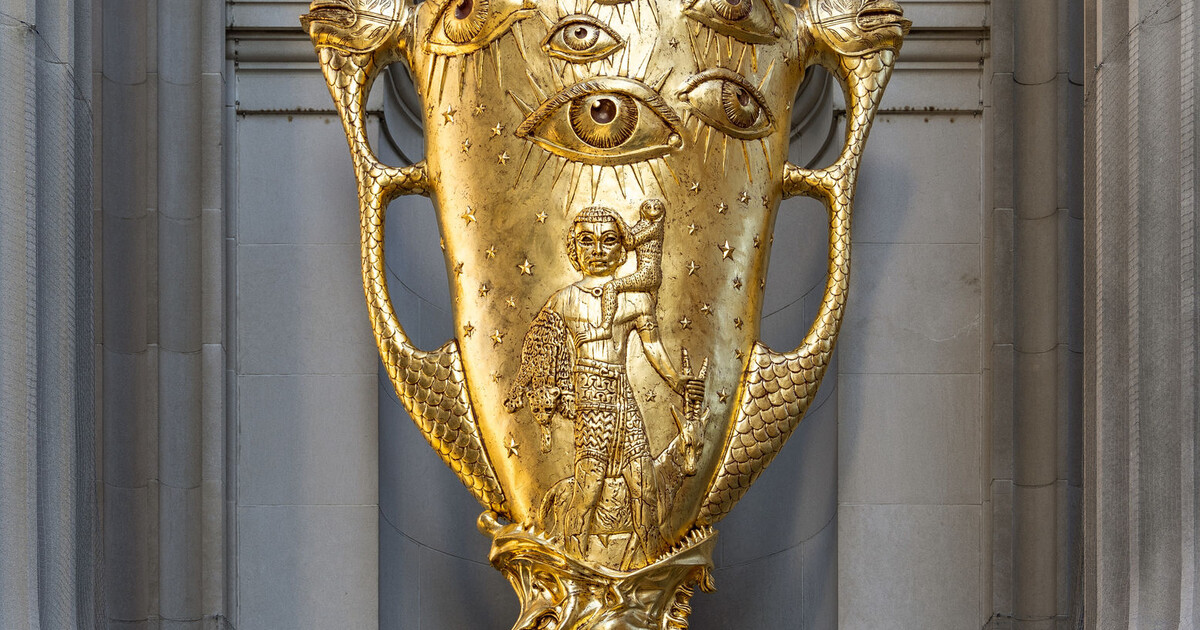 Gilt - Metropolitan Museum of Art Facade Commission - Almine Rech